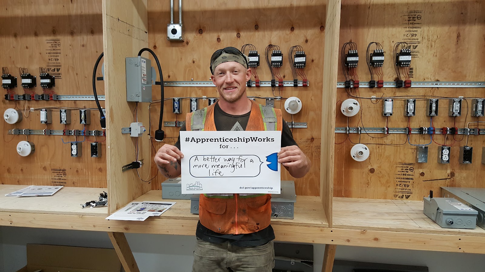 Electrical Apprenticeship Program | IEC Rocky Mountain